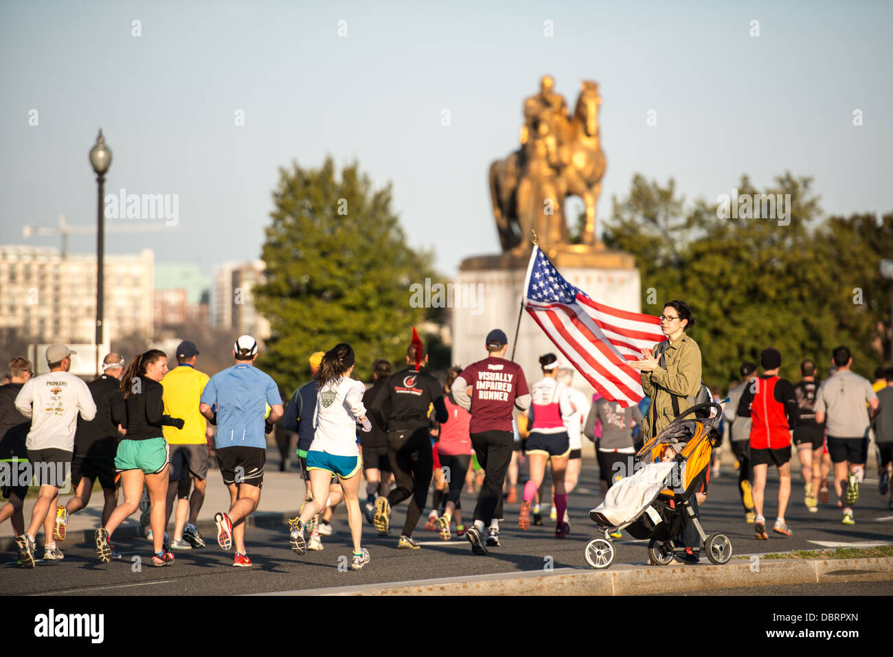 Cherry Blossom Ten Mile Run Washington DC // WASHINGTON DC — Runners ...