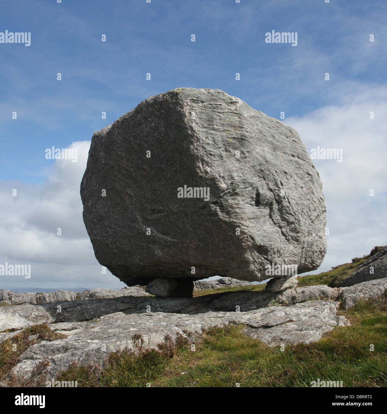 Balancing stone hi-res stock photography and images - Alamy