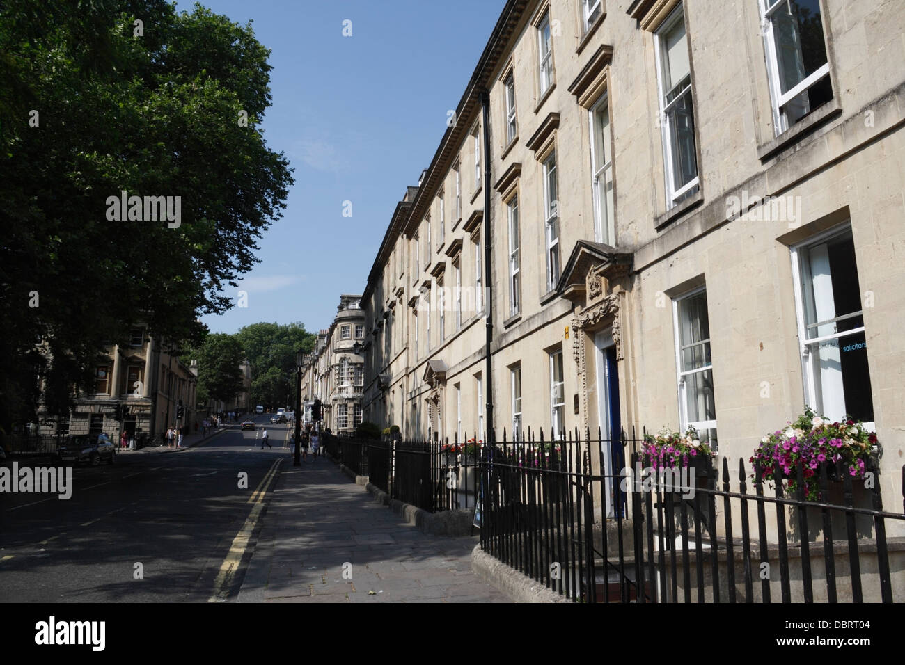 Queens Square in Bath, England UK. Georgian buildings square Stock ...