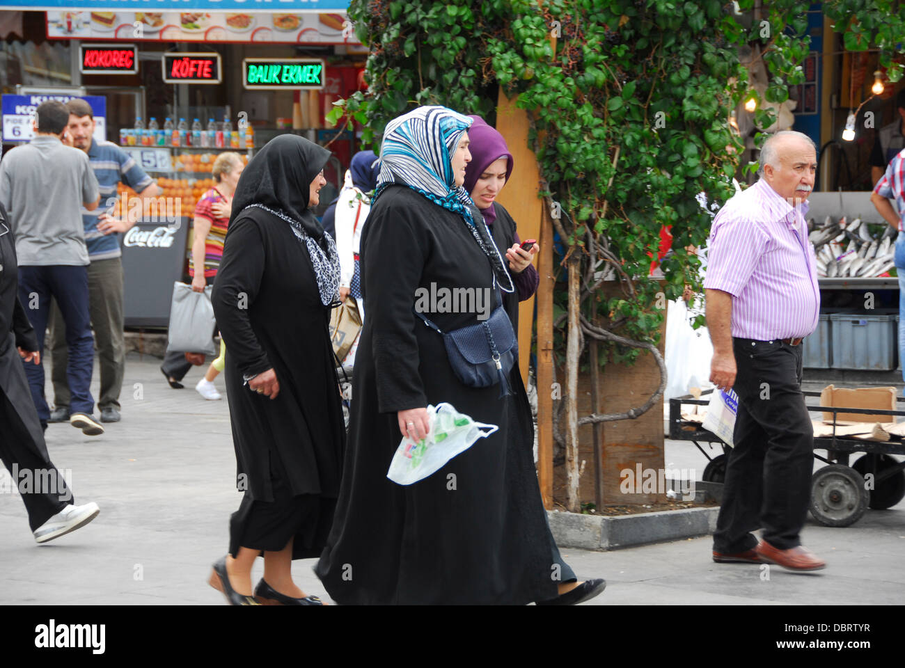 Street scene in Istanbul, Turkey Stock Photo - Alamy