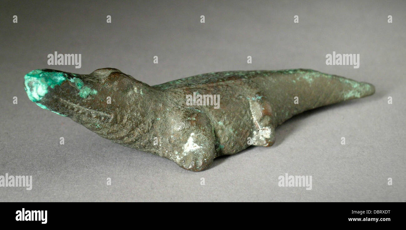 Egyptian crocodile sculpture hi-res stock photography and images - Alamy