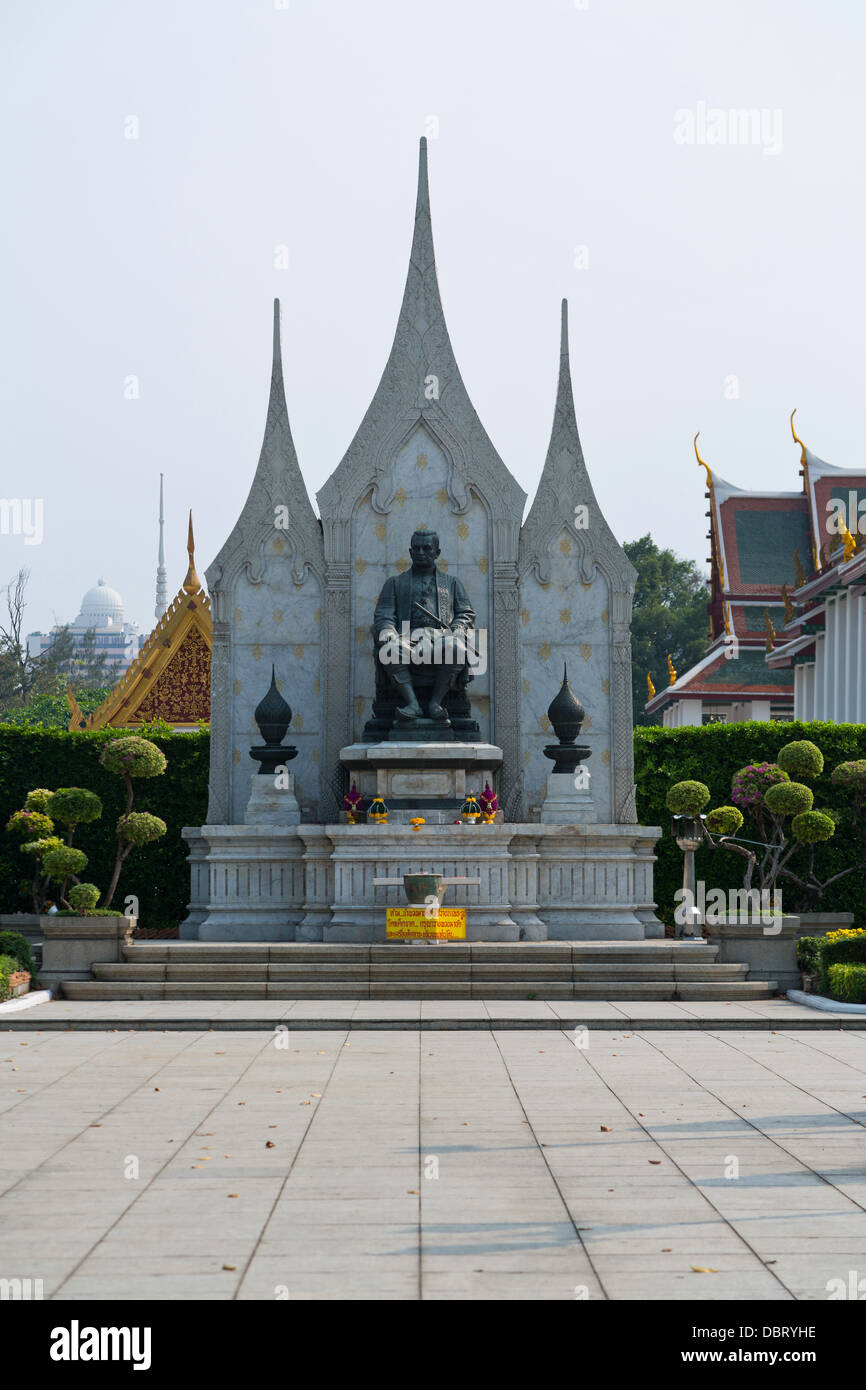 Statue king rama iii thailand hi-res stock photography and images - Alamy