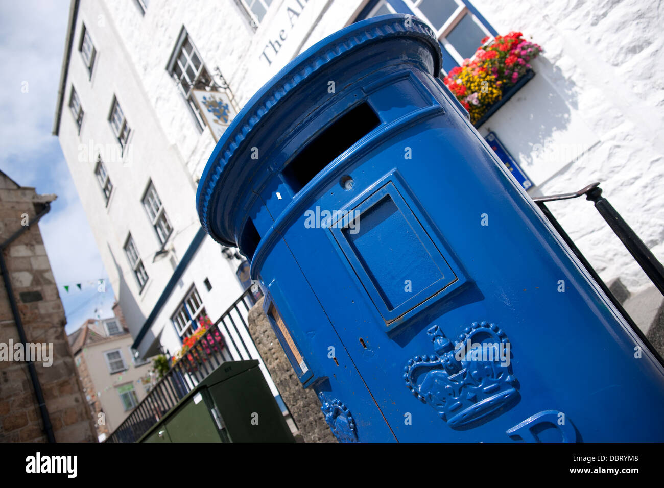 Royal mail delivery card hi-res stock photography and images - Alamy
