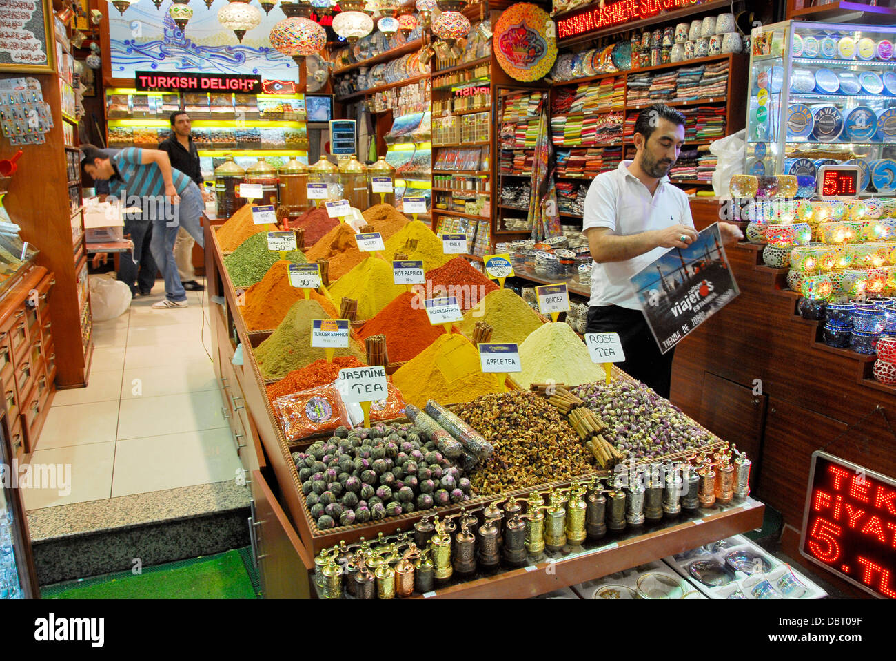 Spice Market in Istanbul, Turkey Stock Photo - Alamy