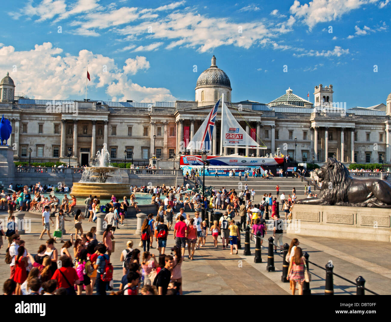 View of Trafalgar Square showing the National Gallery Stock Photo - Alamy