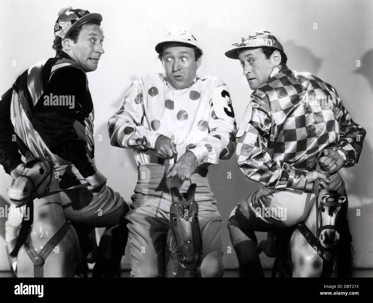 STRAIGHT PLACE AND SHOW (1938) THEY'RE OFF (ALT) THE RIZT BROTHERS AL ...