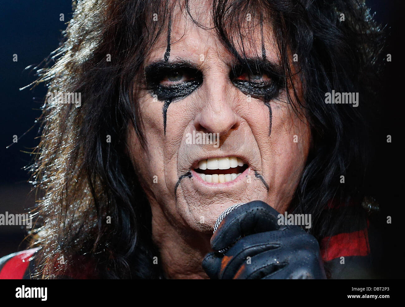 Rock singer alice cooper hi-res stock photography and images - Alamy