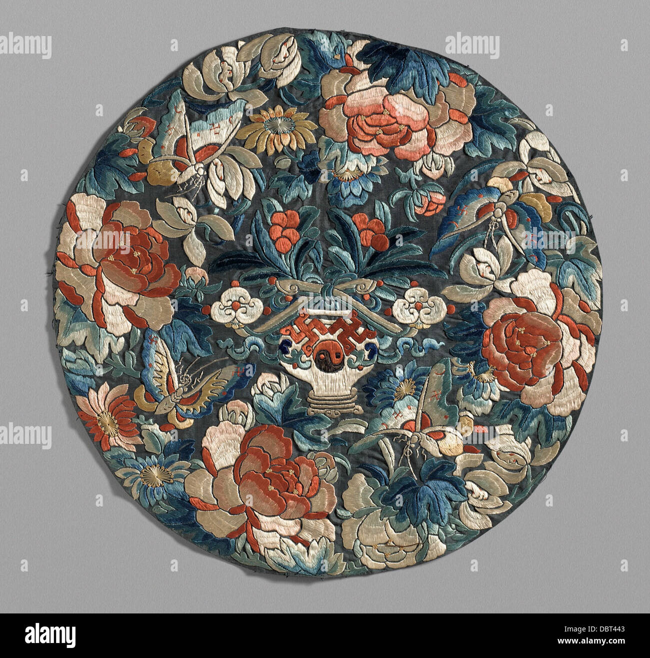 Pearl roundels hi-res stock photography and images - Alamy