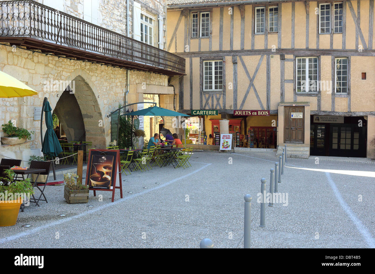 Monflanquin village hi-res stock photography and images - Alamy