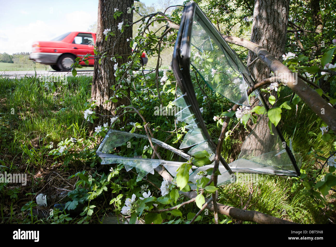 Broken Car Window At Roadside Stock Photo Alamy broken-car-window-at-roadside-stock-photo-alamy