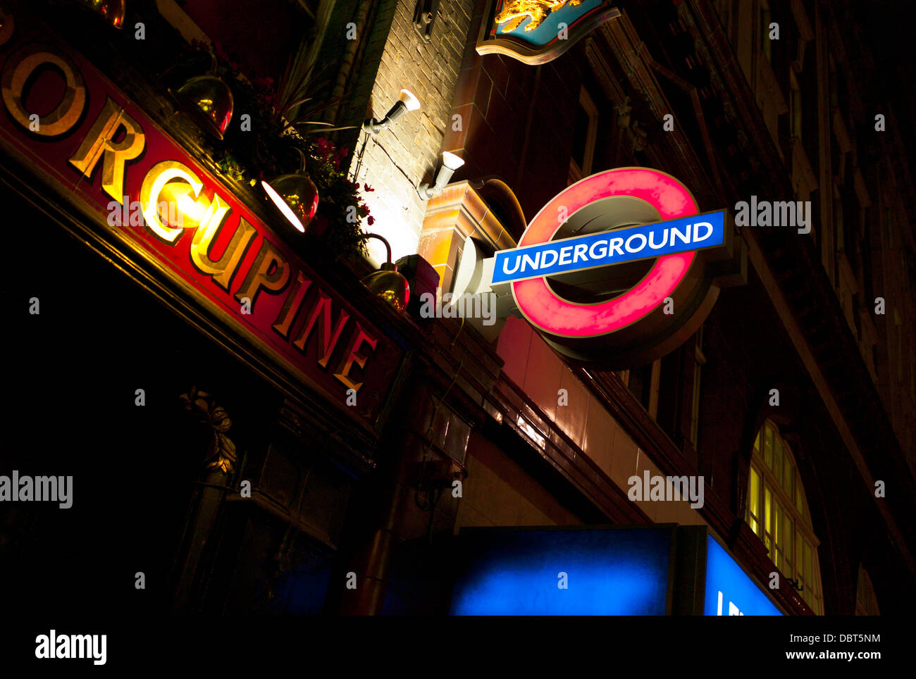 London underground sign night hi-res stock photography and images - Alamy