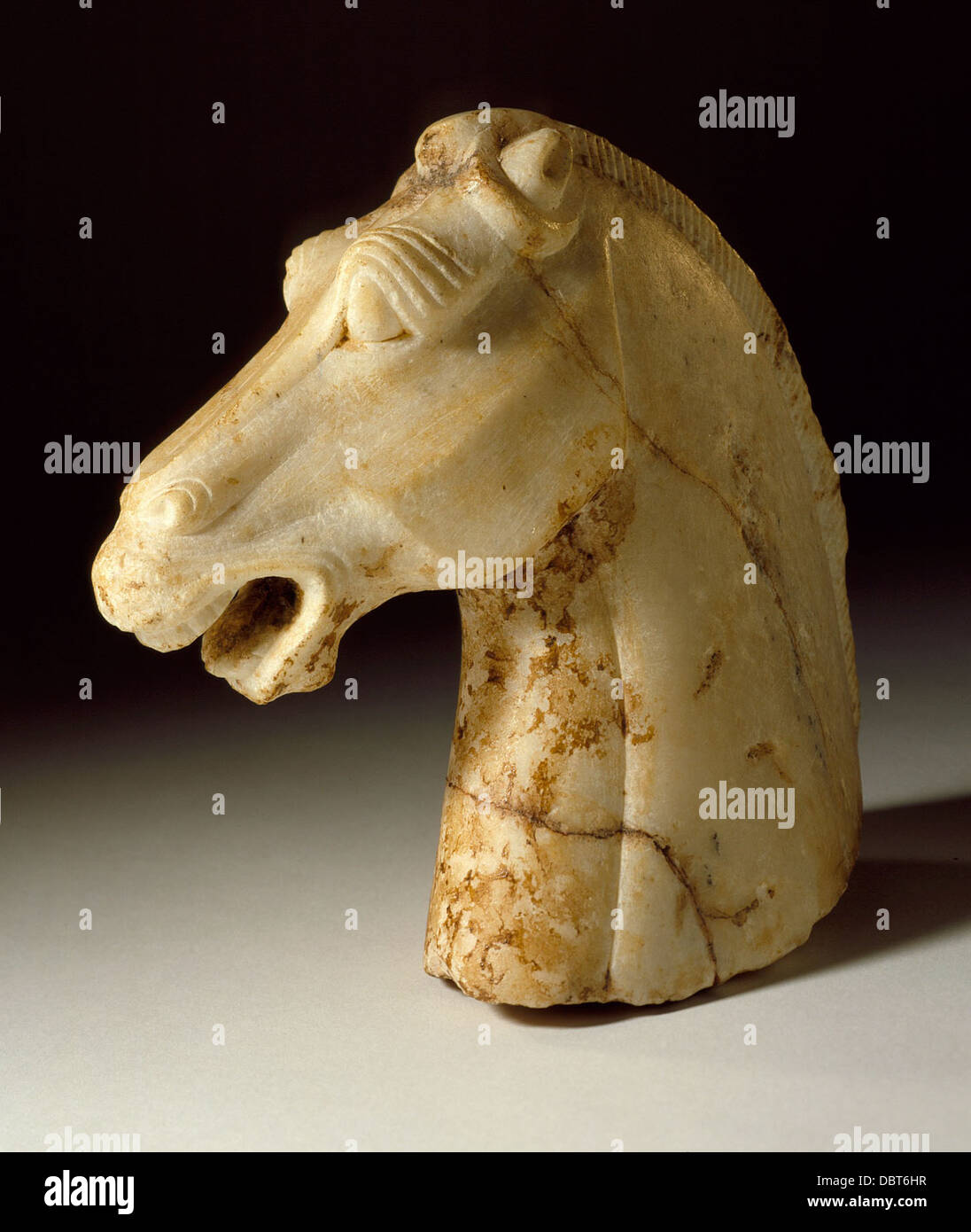 Ivory horse sculpture hi-res stock photography and images - Alamy