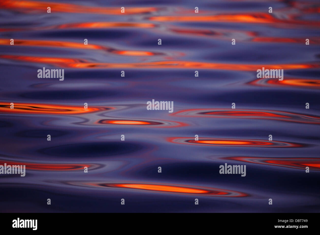 Water reflecting sunset hi-res stock photography and images - Alamy