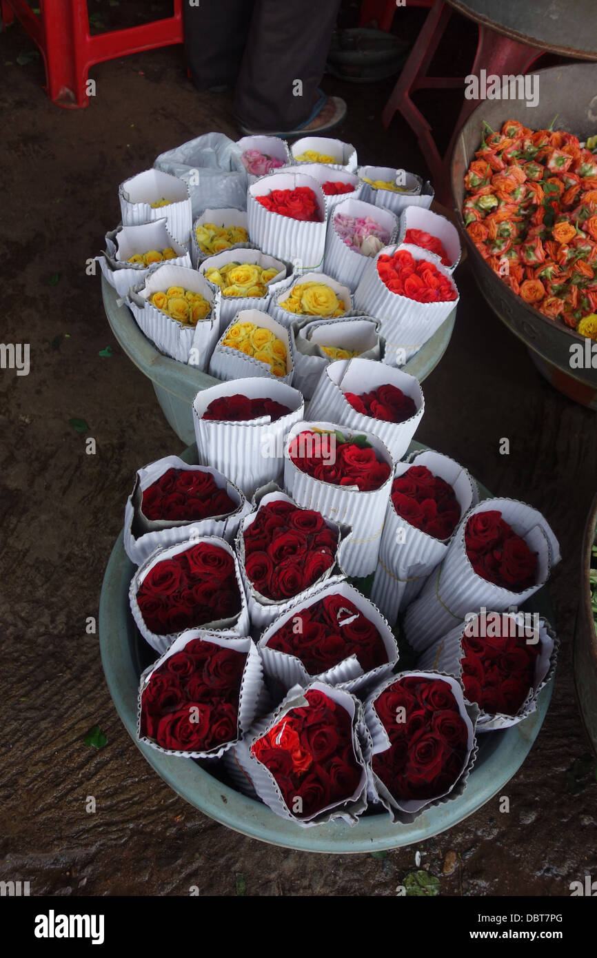 Rose bunch hi-res stock photography and images - Alamy