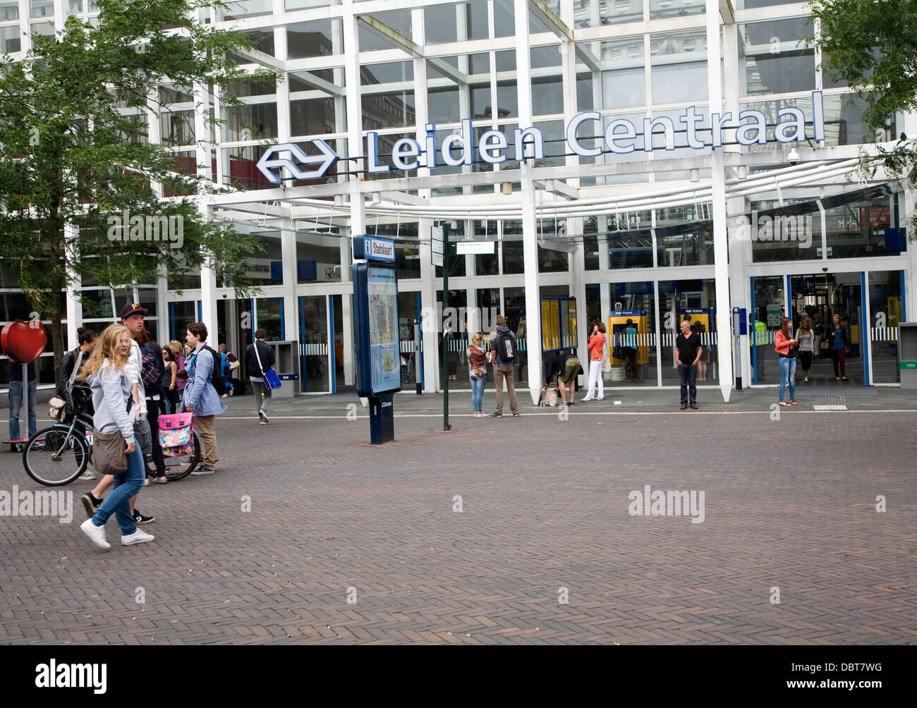 Leiden Centraal railway station Netherlands Stock Photo - Alamy
