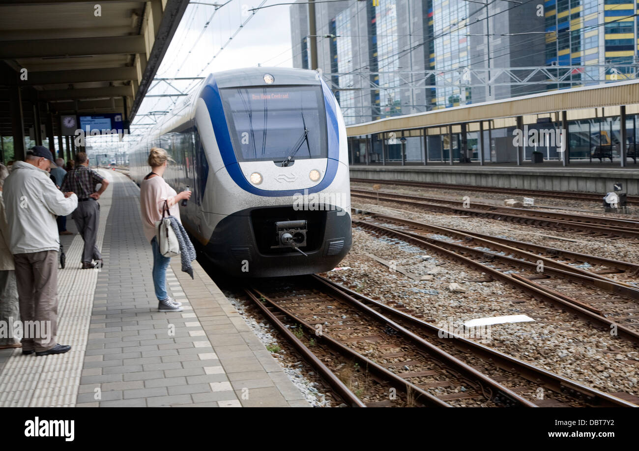 Train platform Leiden Centraal railway station Netherlands Stock Photo ...
