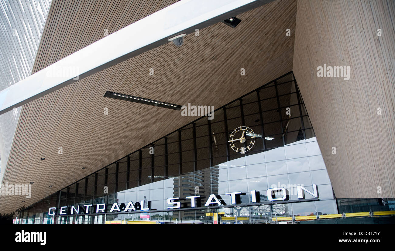 Rotterdam central metro station hi-res stock photography and images - Alamy