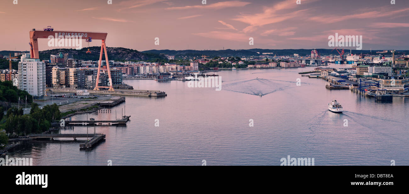 City docks hi-res stock photography and images - Alamy