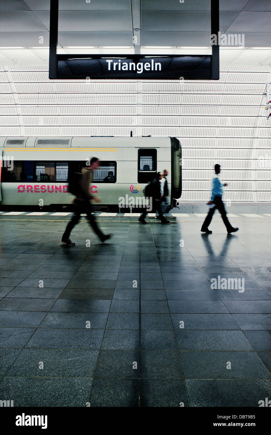 Subway train side view hi-res stock photography and images - Alamy