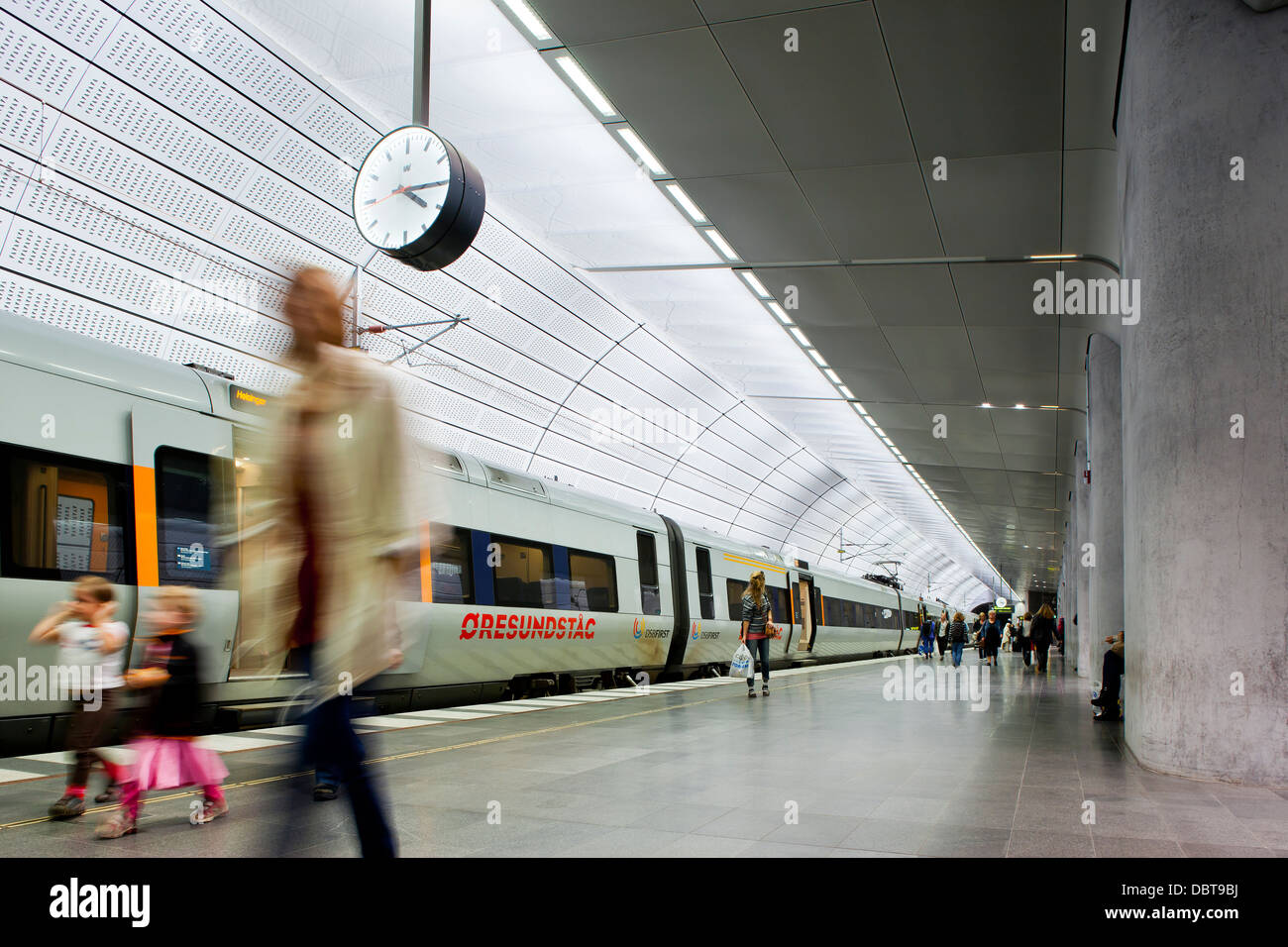 People in on subway platform Stock Photo - Alamy