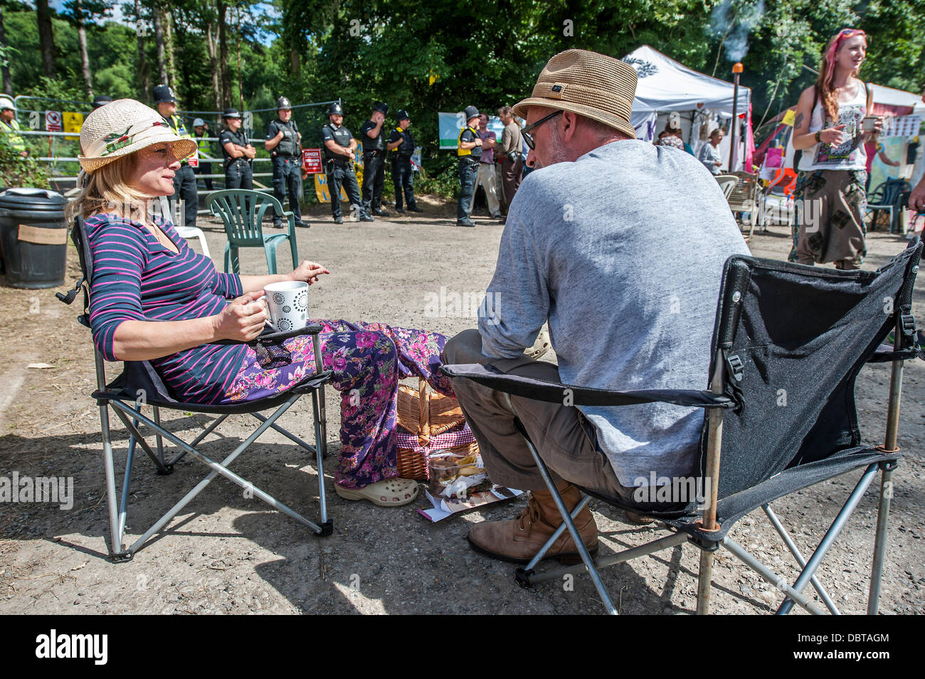 Balcombe, West Sussex, UK. 4th Aug, 2013. Tea and a picnic by the gates ...