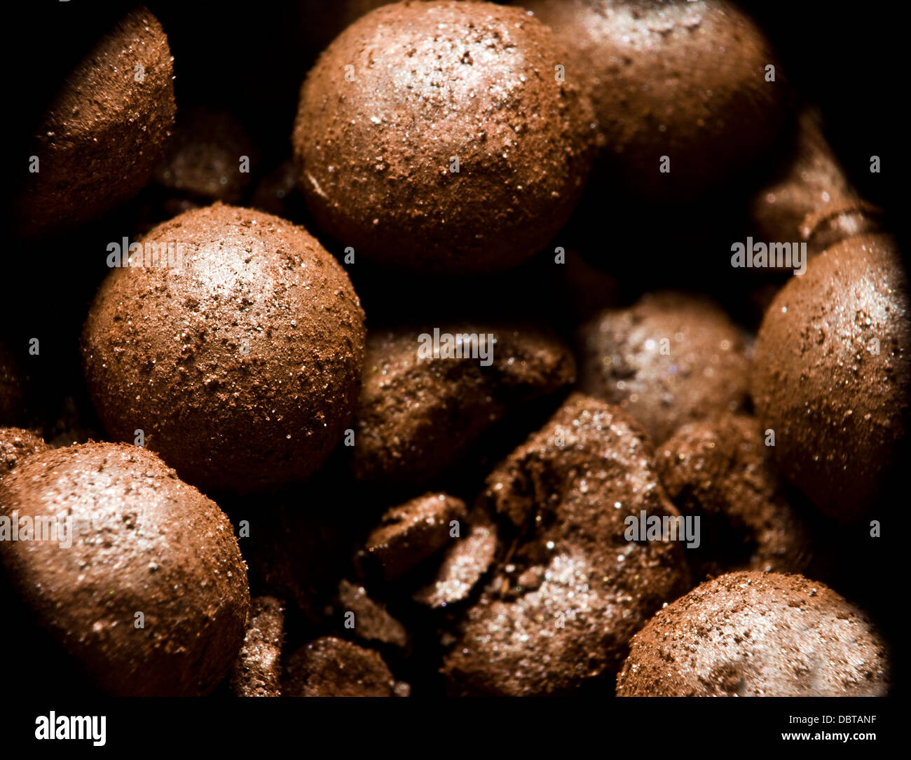 Macro of bronzing powder pearls makeup cosmetic Stock Photo - Alamy