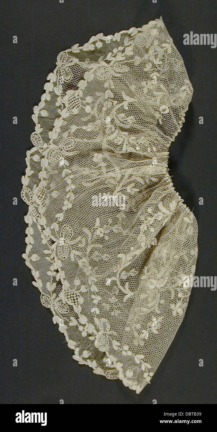 Engageantes hi-res stock photography and images - Alamy