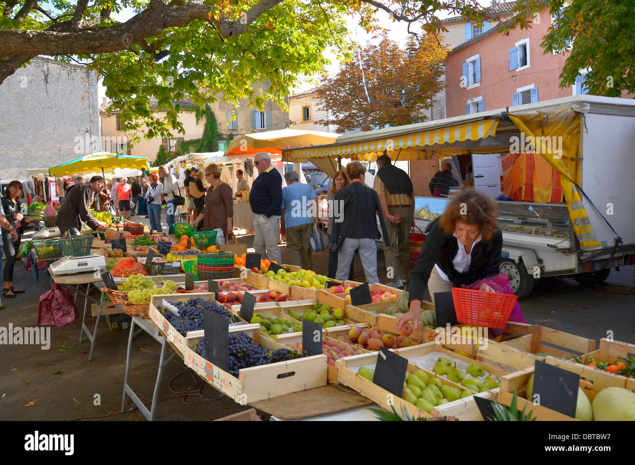 Bonnieux market france hi-res stock photography and images - Alamy