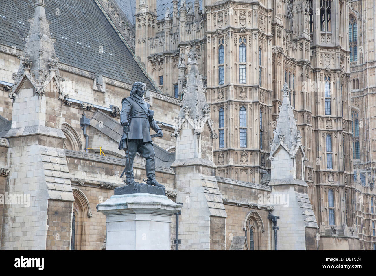 Houses of Parliament with Cromwell Statue and Monument, Westminster ...