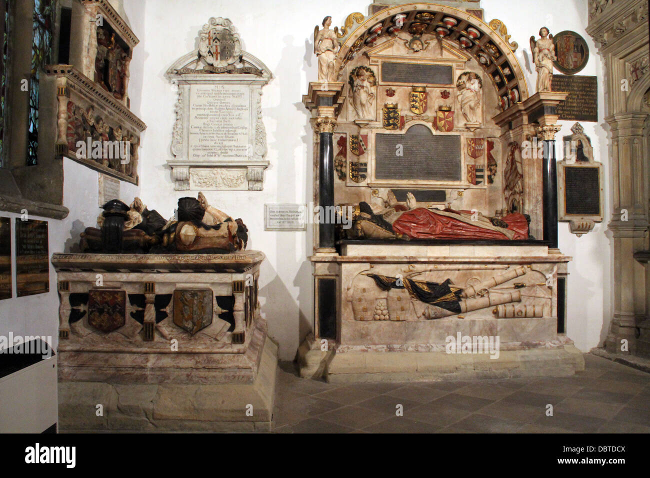 Chambered tombs hi-res stock photography and images - Alamy