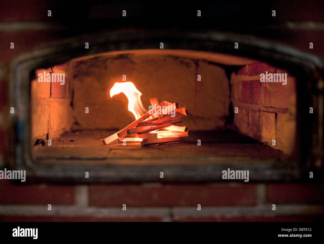 Log Fire People High Resolution Stock Photography and Images - Alamy