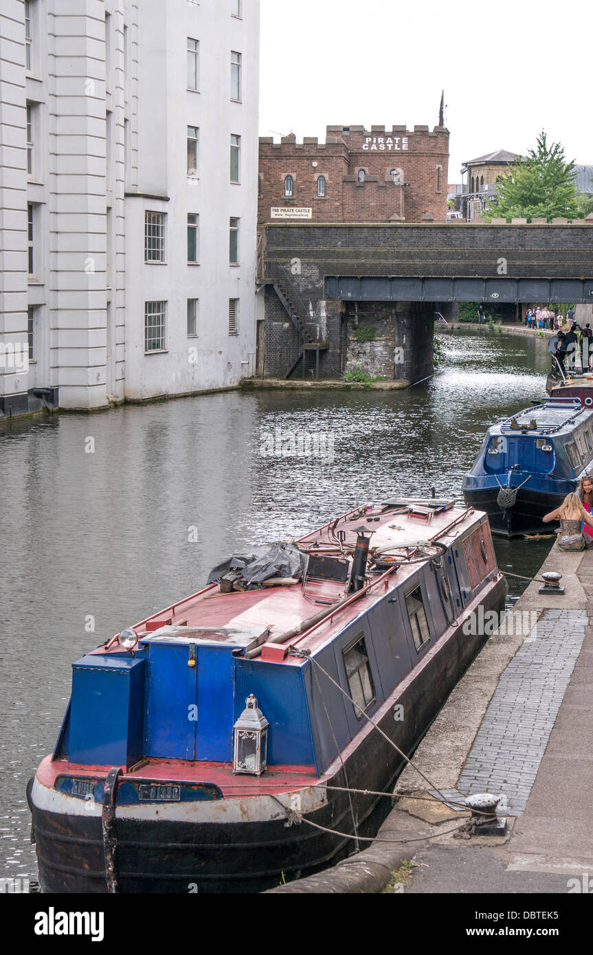 Floating barges hi-res stock photography and images - Alamy