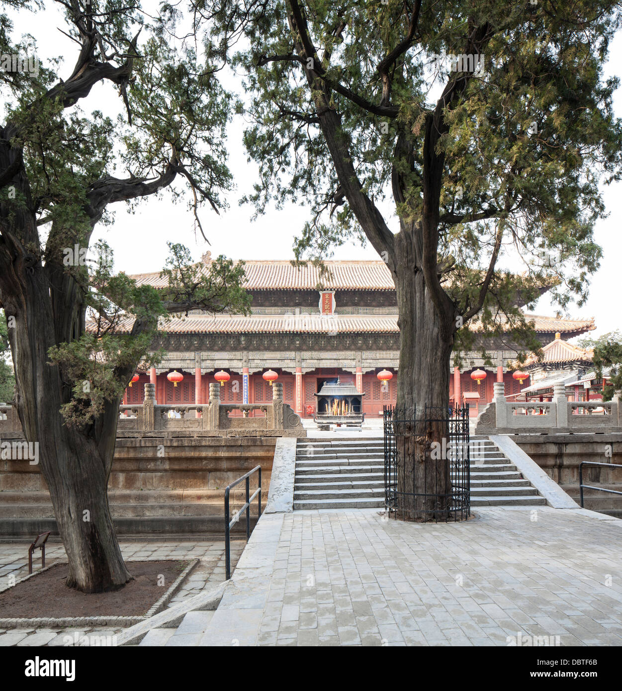 Dai temple taishan hi-res stock photography and images - Alamy
