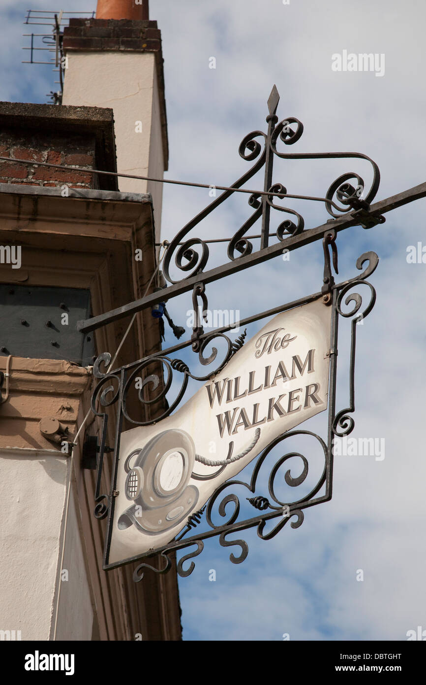 Pub winchester england hi-res stock photography and images - Alamy