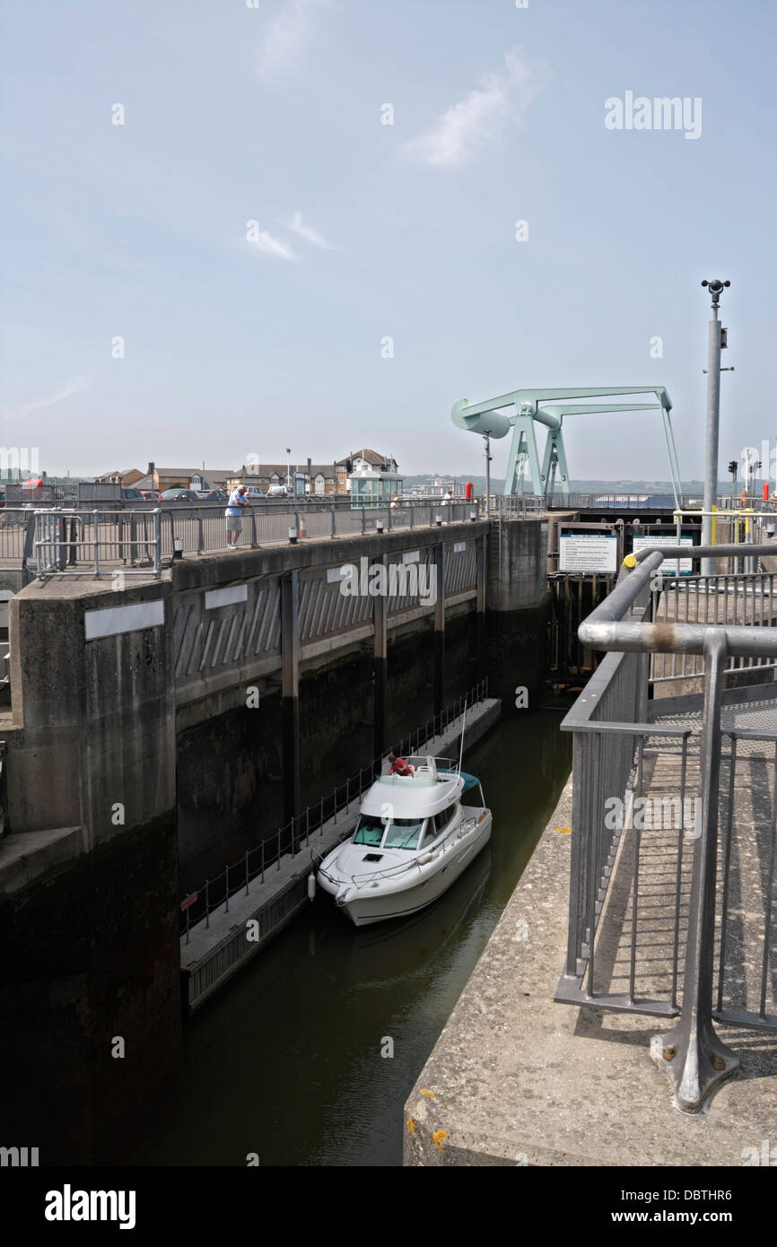 Entrance cardiff barrage hi-res stock photography and images - Alamy