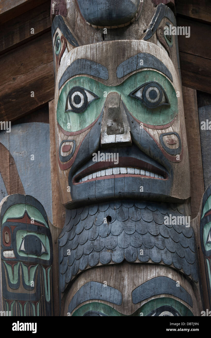 Totem pole carving hi-res stock photography and images - Alamy