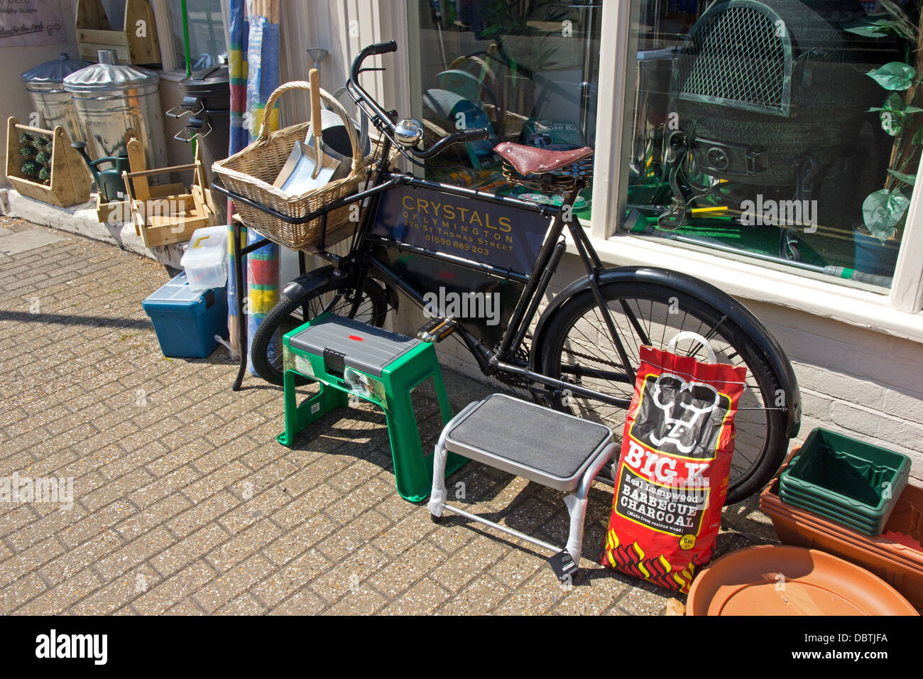 Hardware shop display hi-res stock photography and images - Alamy