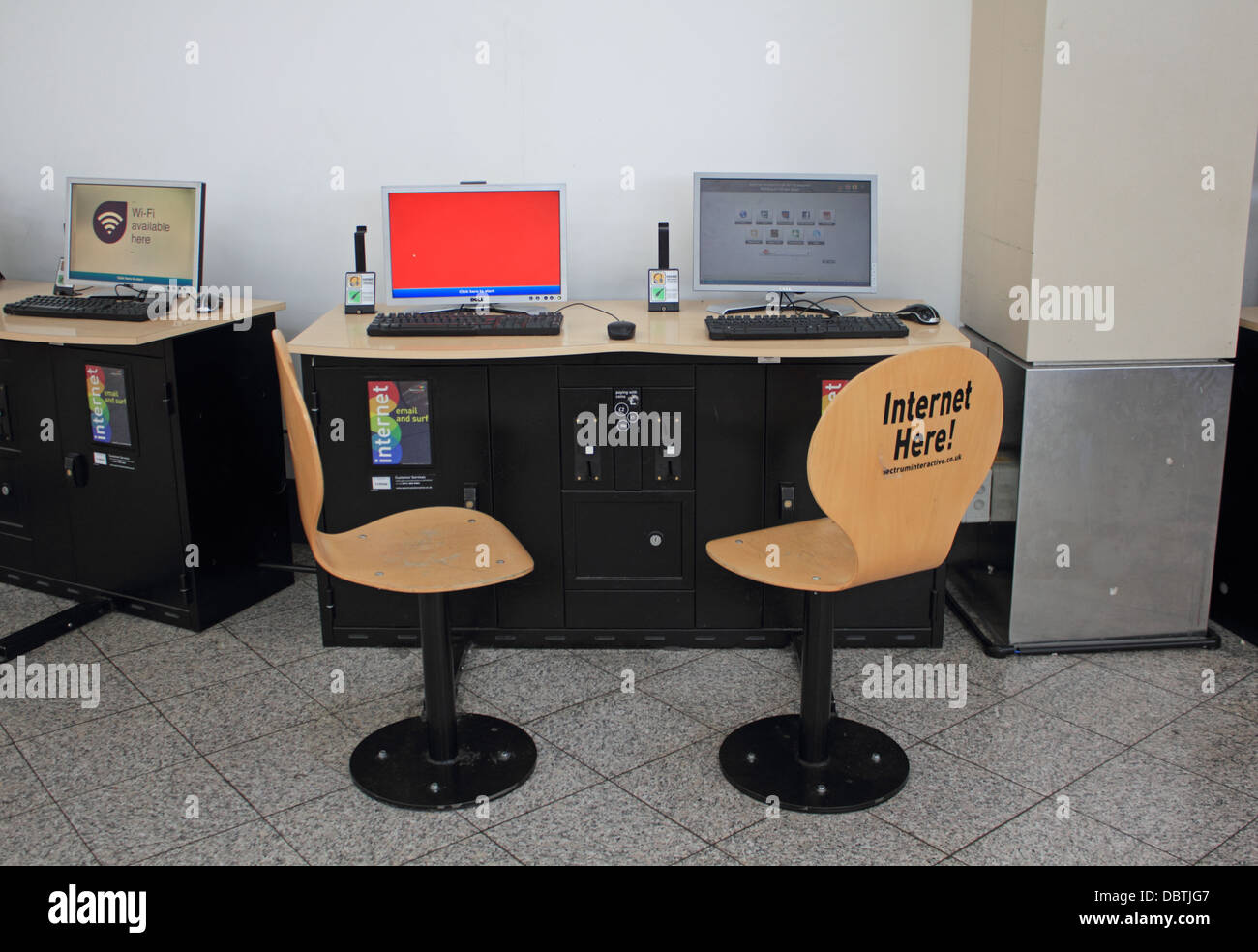 Internet terminals hi-res stock photography and images - Alamy