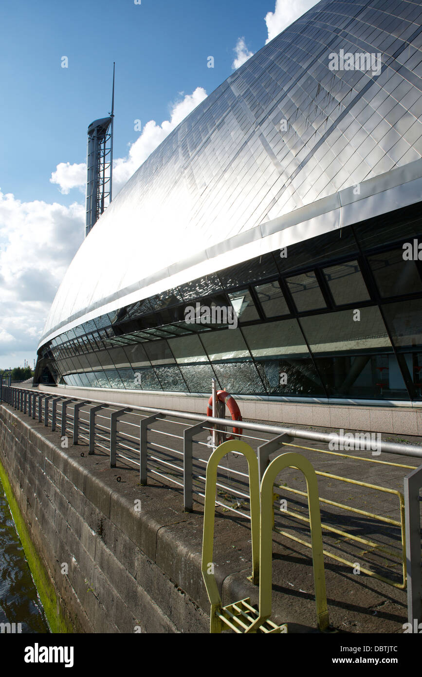 Science Mall and Glasgow Tower at the Glasgow Science Centre Stock ...