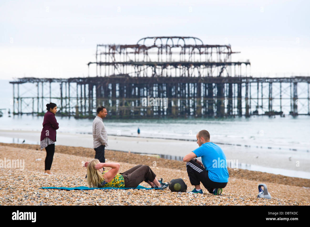 Woman sit ups beach hi-res stock photography and images - Alamy