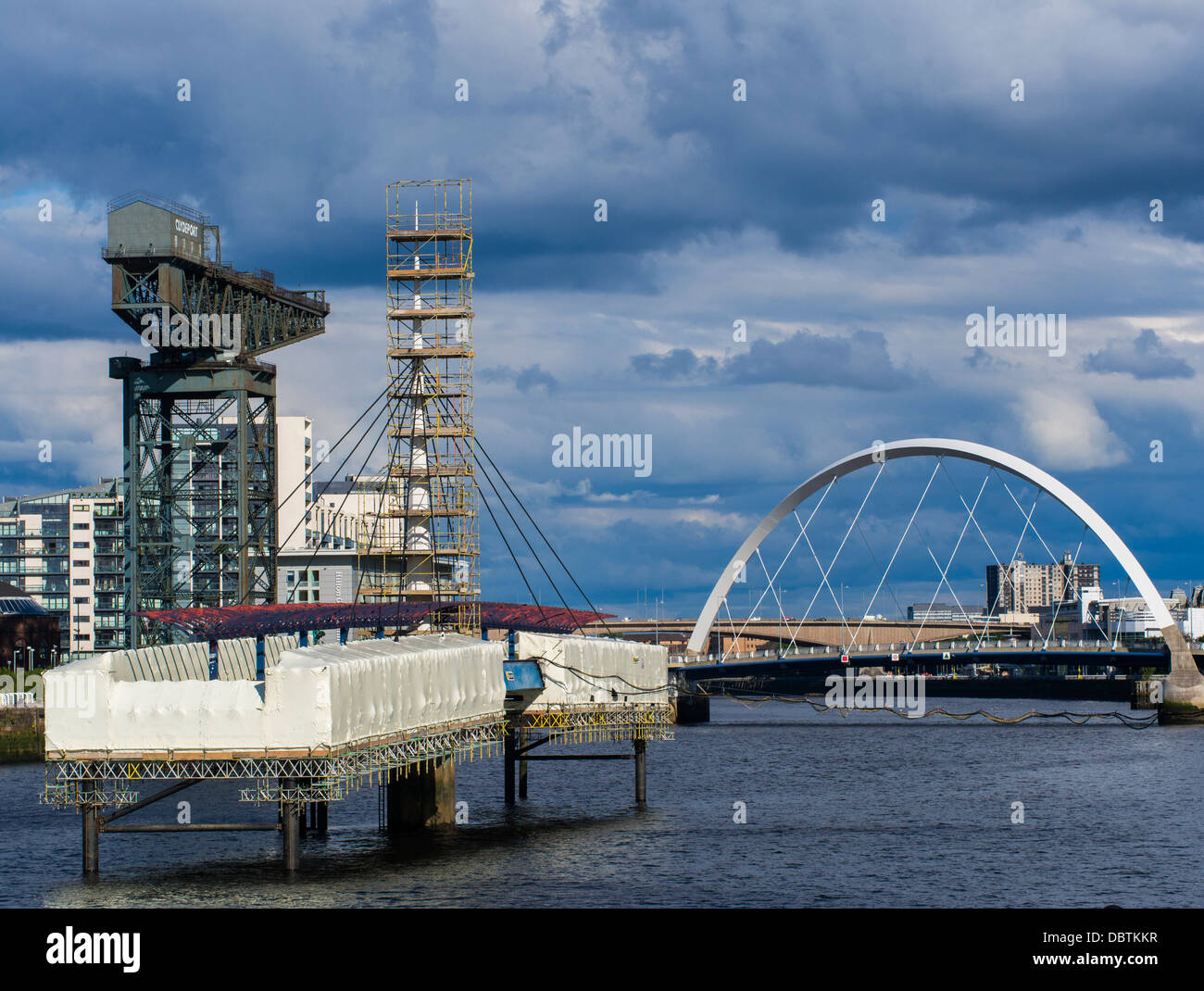 View of River Clyde showing Titan Crane and Bell's Bridge Stock Photo ...