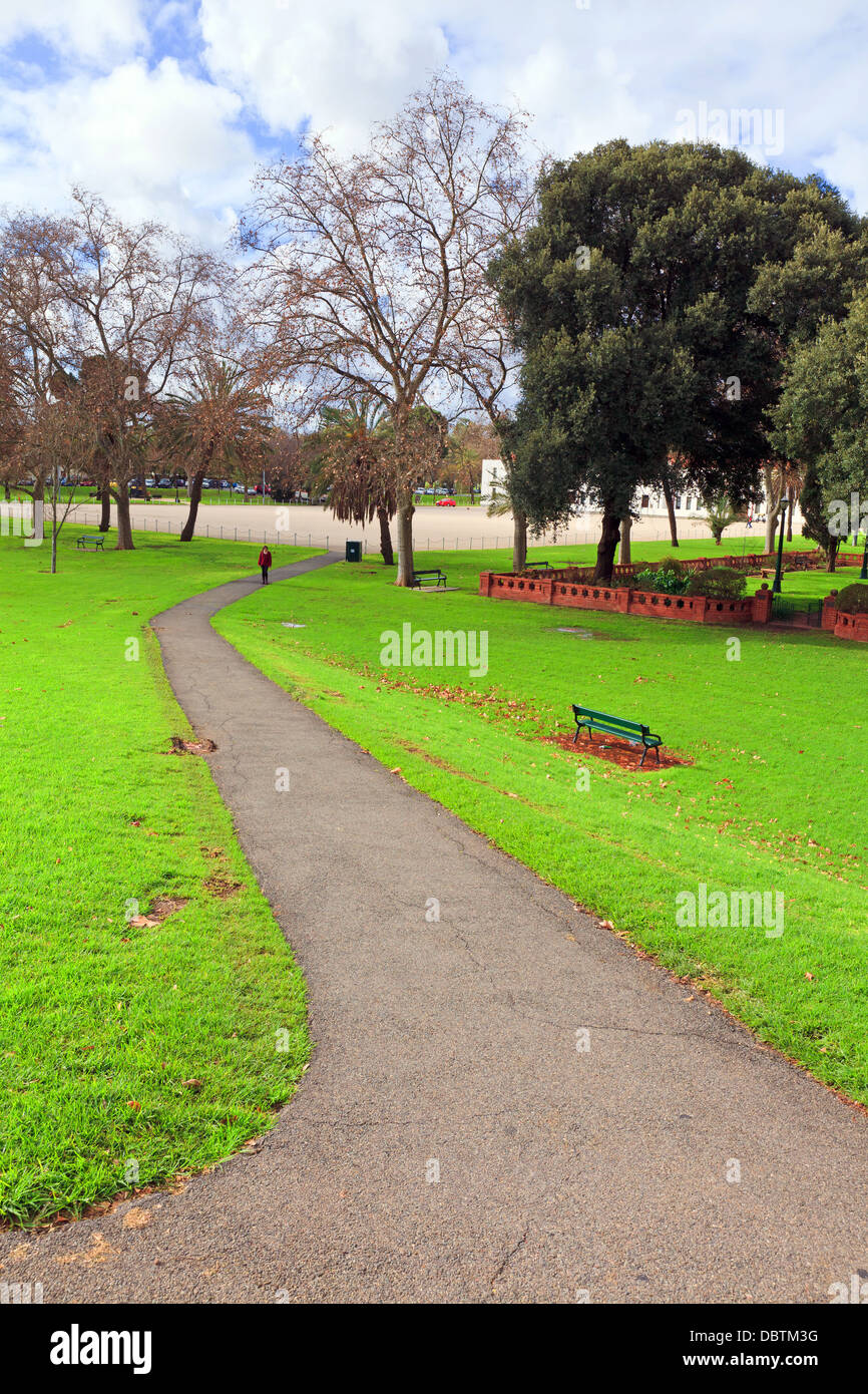 City footpath hi-res stock photography and images - Alamy