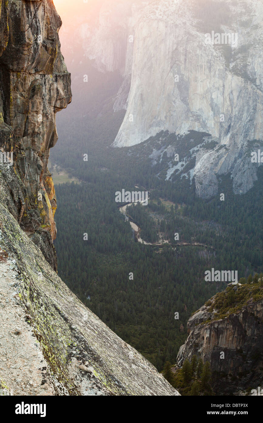 Yosemite valley cliffs river sunset taft point hi-res stock photography ...