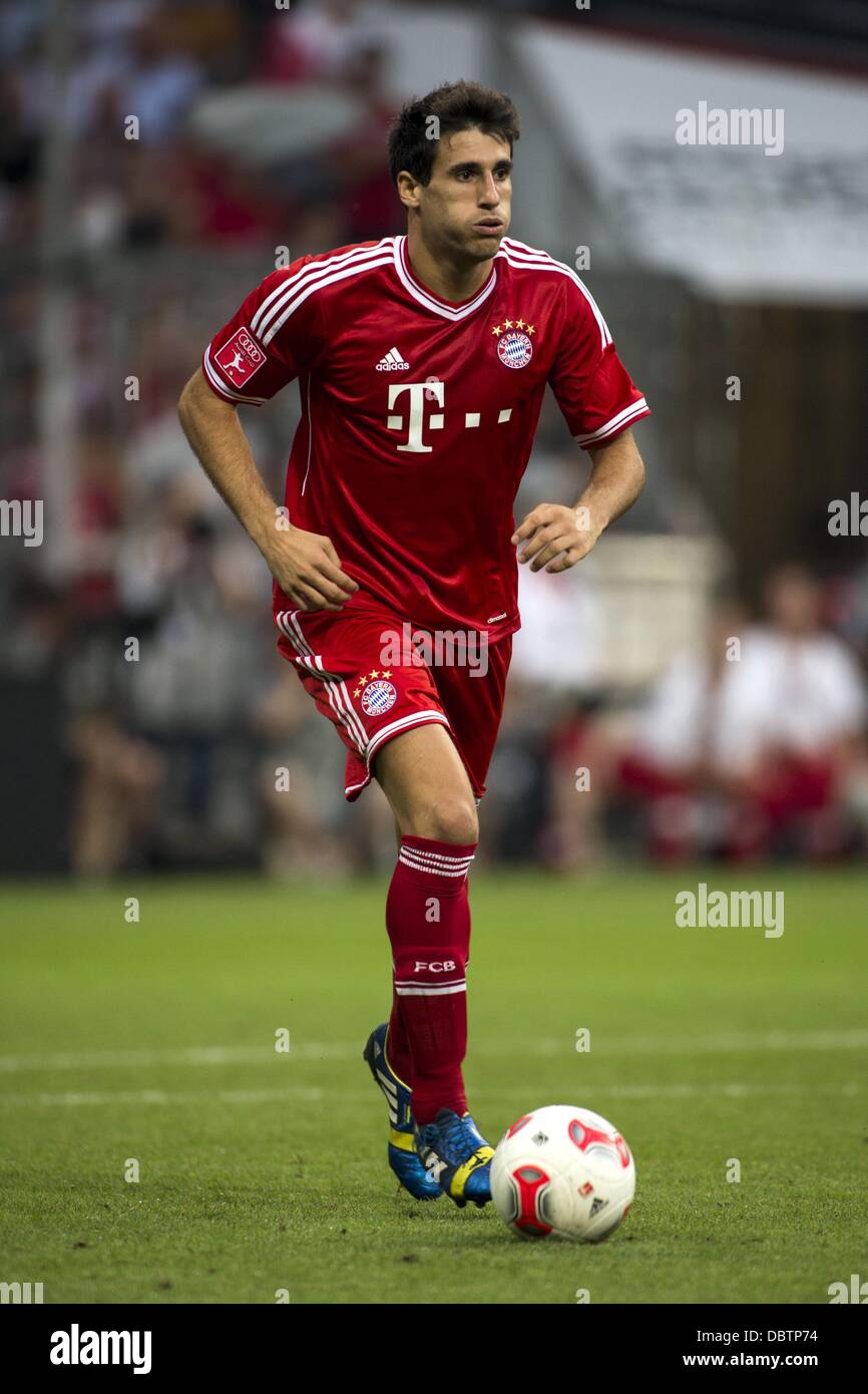 Allianz arena javi martinez hi-res stock photography and images - Alamy