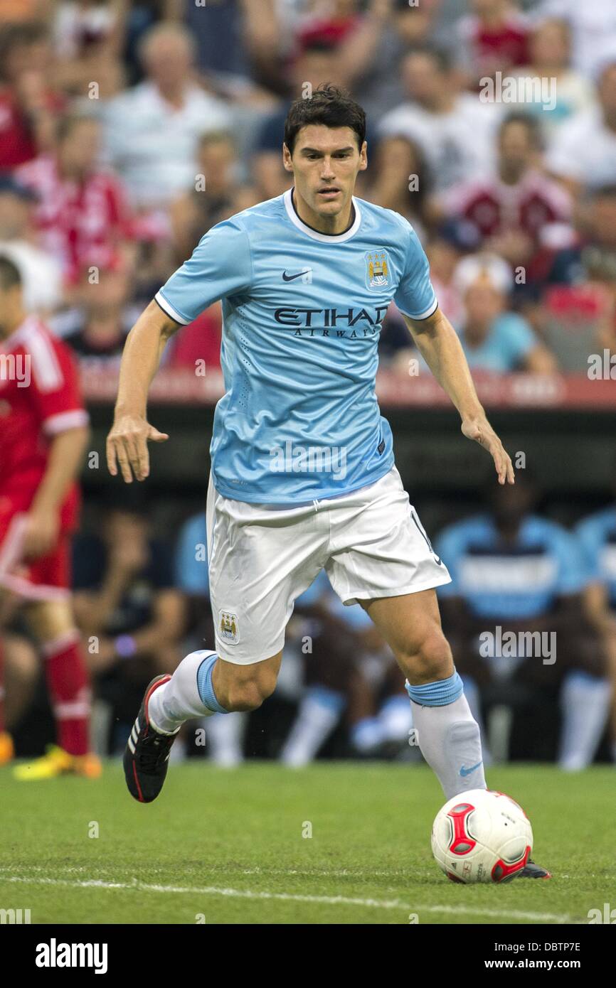 Gareth barry hi-res stock photography and images - Alamy