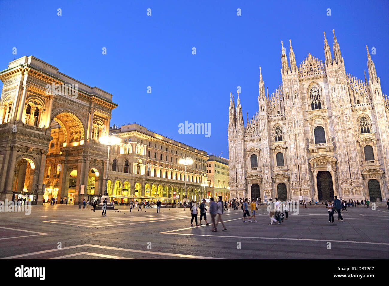 Front entrances hi-res stock photography and images - Alamy