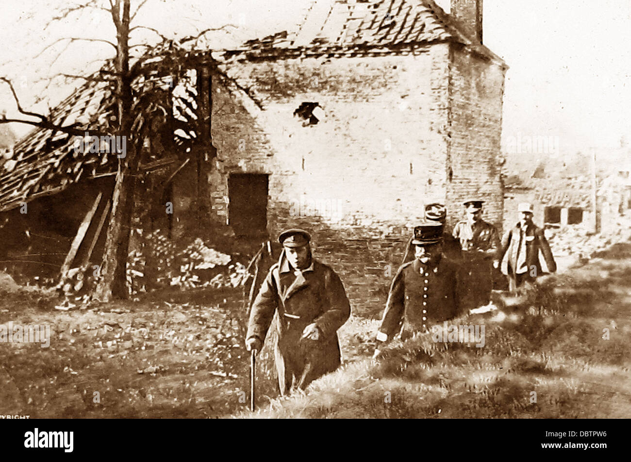 The Prince of Wales visits trenches during WW1 Stock Photo - Alamy