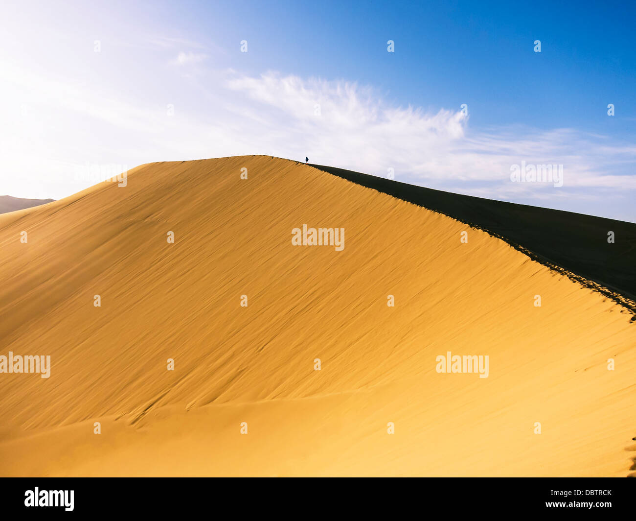 Sand dunes in Dunhuang, China Stock Photo - Alamy