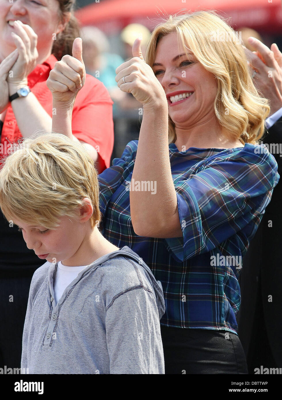 Samantha outside itv studios london hi-res stock photography and images ...