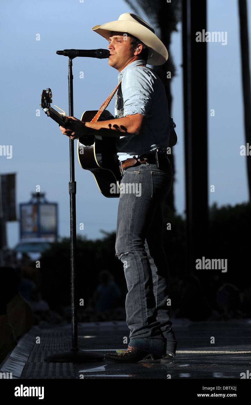 Justin Moore performs during the "Flatts Fest" tour at the Cruzan ...